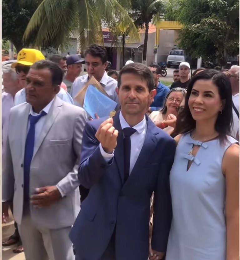 Renato Lima toma posse e recebe a chave da cidade de Caraíbas - Blog do ...